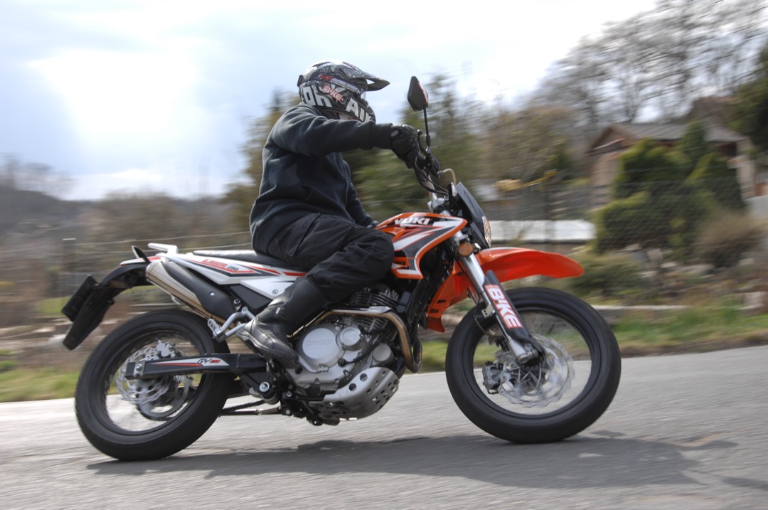 MOTOR BIKE Yuki SM 250 | Yuki.cz